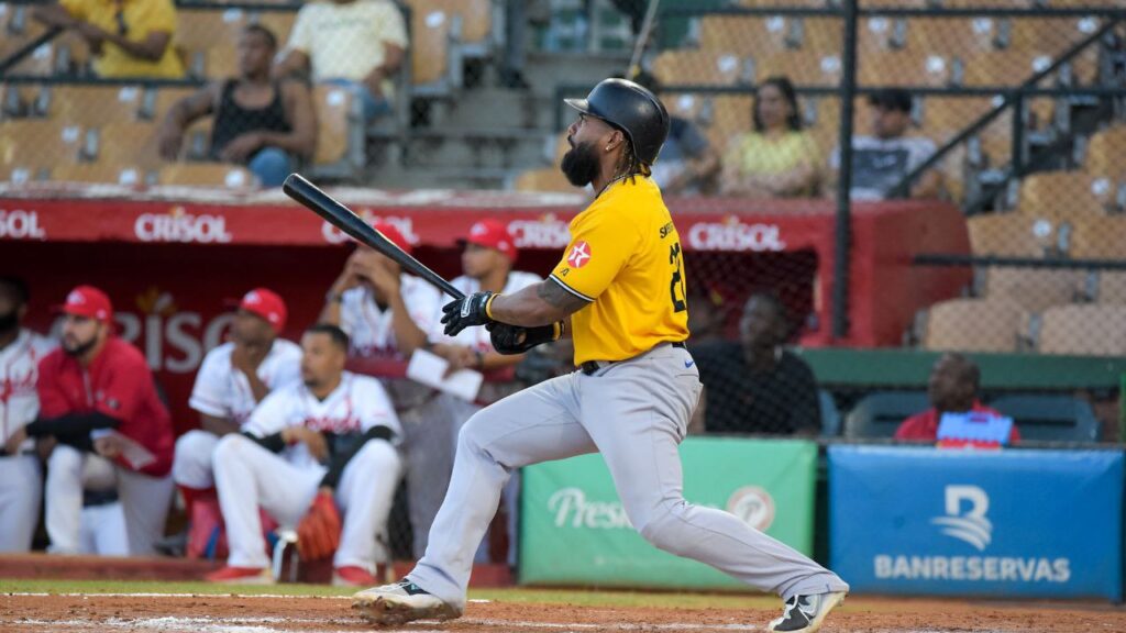 Leones derrotan Águilas 5-4 con jonrón Severino - Águilas Cibaeñas