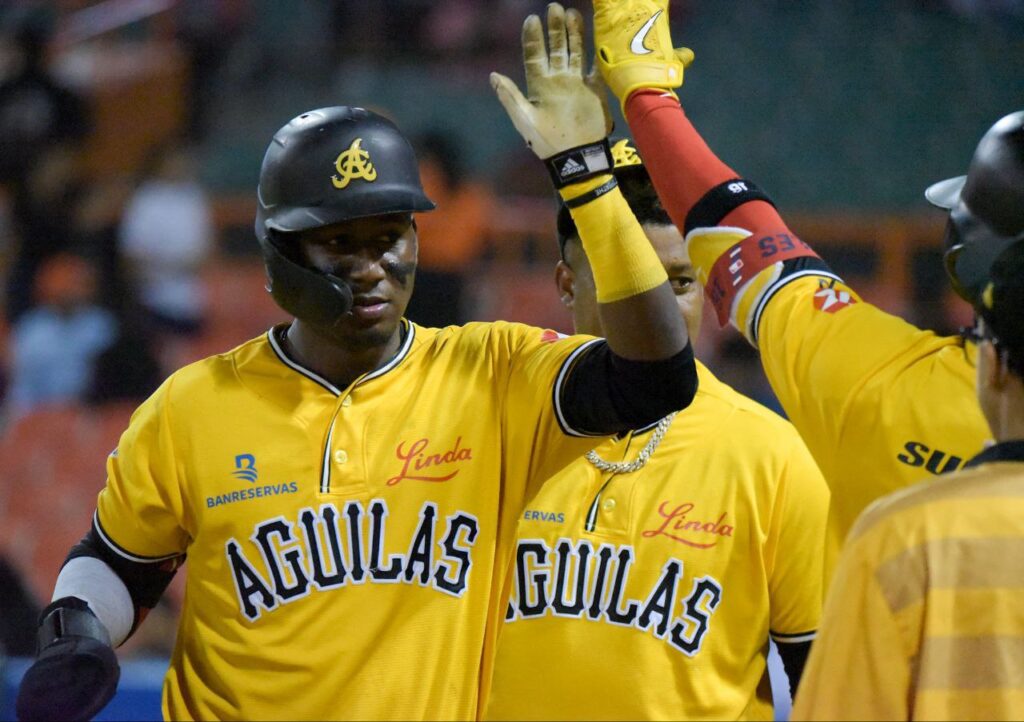 Geraldo Perdomo solo espera el permiso de los D-Backs para debutar con ...