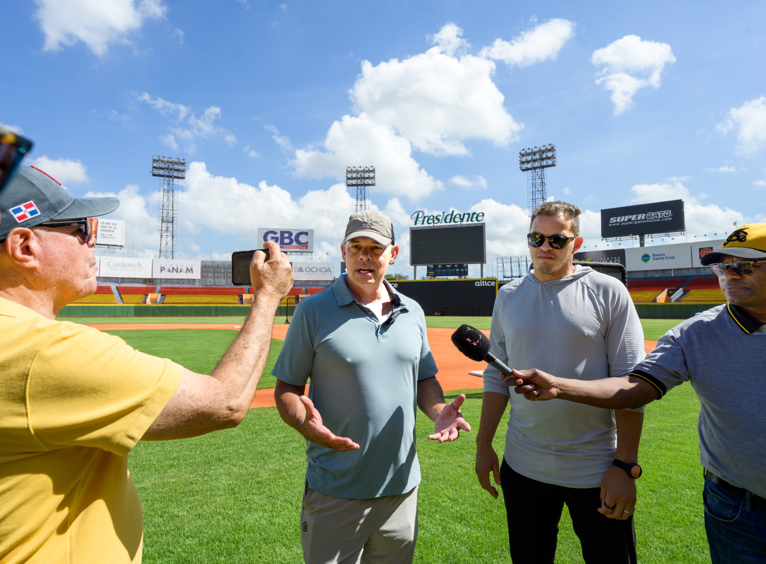 René Francisco habla sobre importados de las Águilas Cibaeñas - Águilas ...